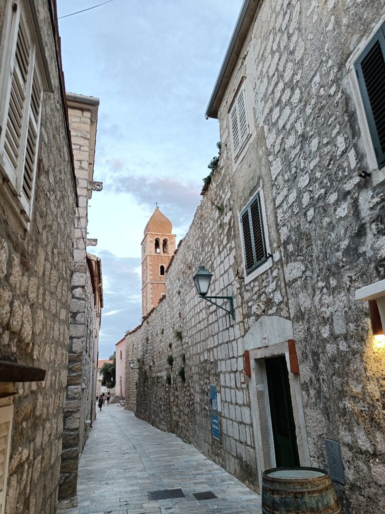 Qué ver en Rab en 3 días - La isla de Croacia de las playas de arena