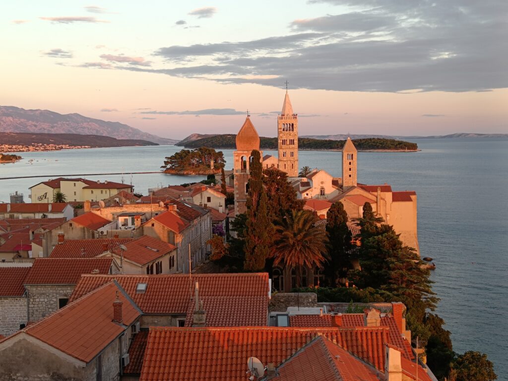 Qué ver en Rab en 3 días - La isla de Croacia de las playas de arena